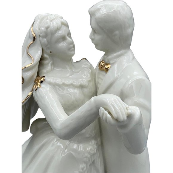 Mikasa | Accents | Vintage Mikasa Wedding Bells Porcelain Figurine Cake ...